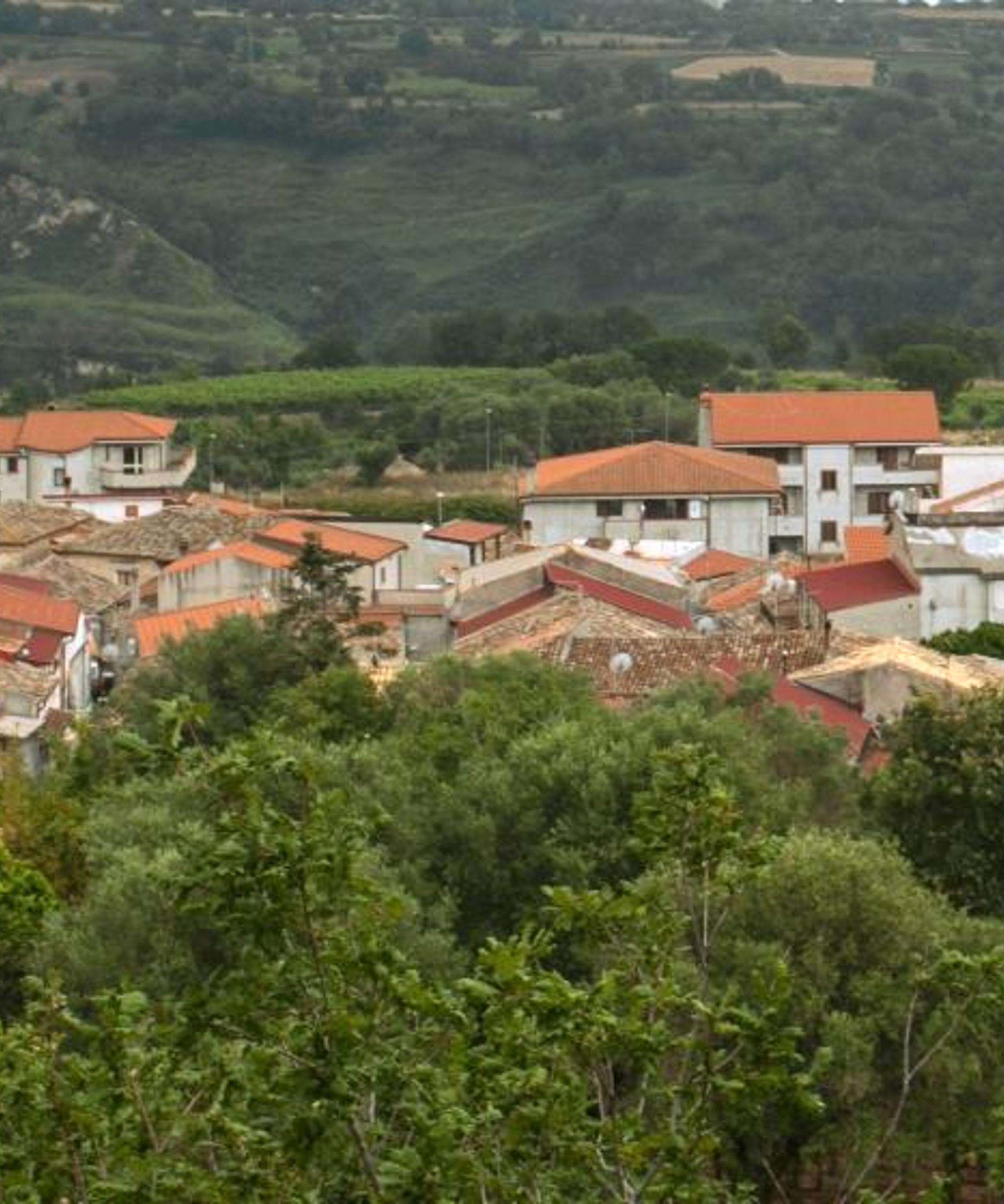 Brattirò हॉलिडे - सस्ते हॉलिडे पैकेज के लिए बेहतरीन ऑफ़र पाएं