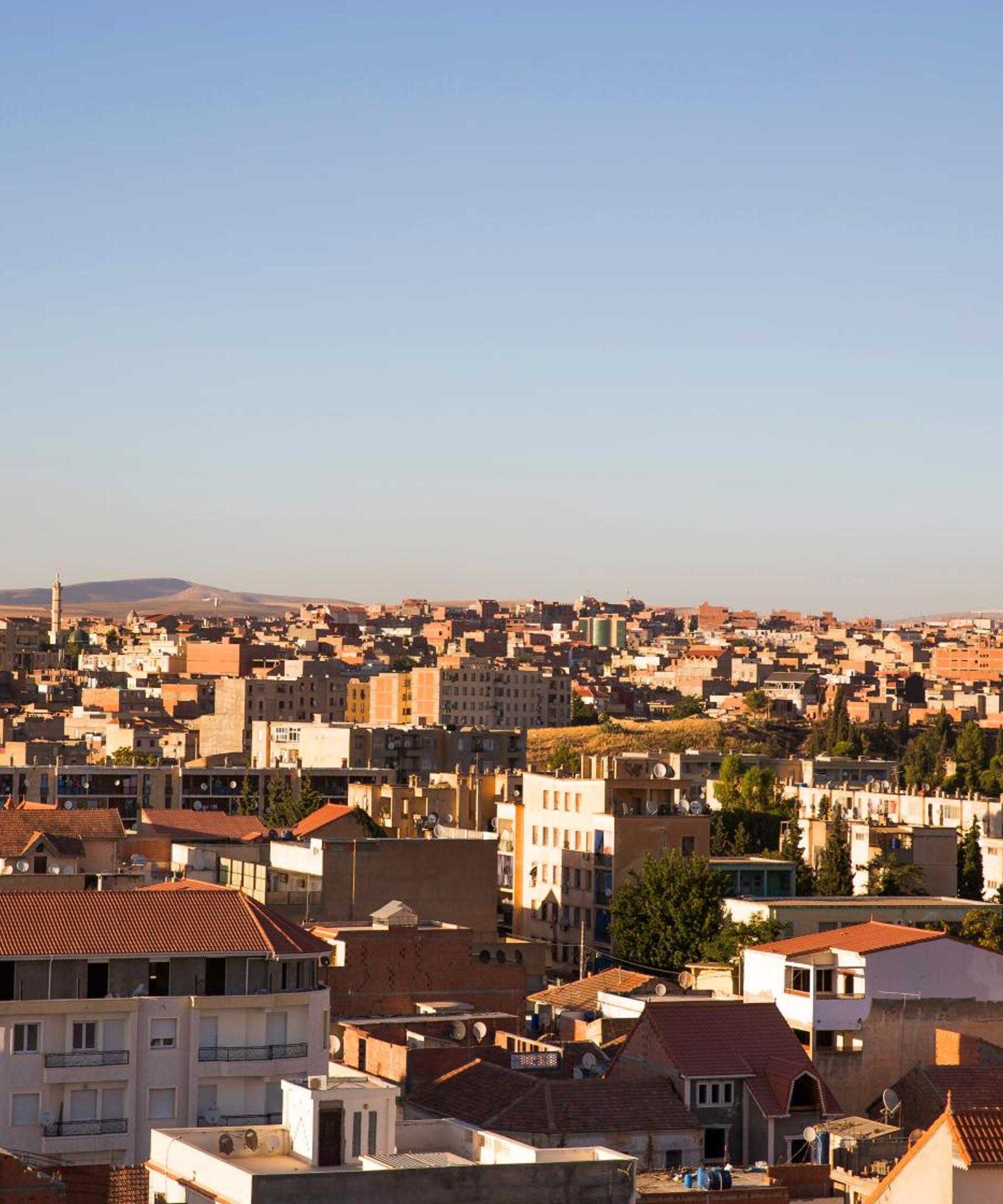 احجز رحلات طيران رخيصة من الجزائر إلى سطيف (من ALG إلى QSF)