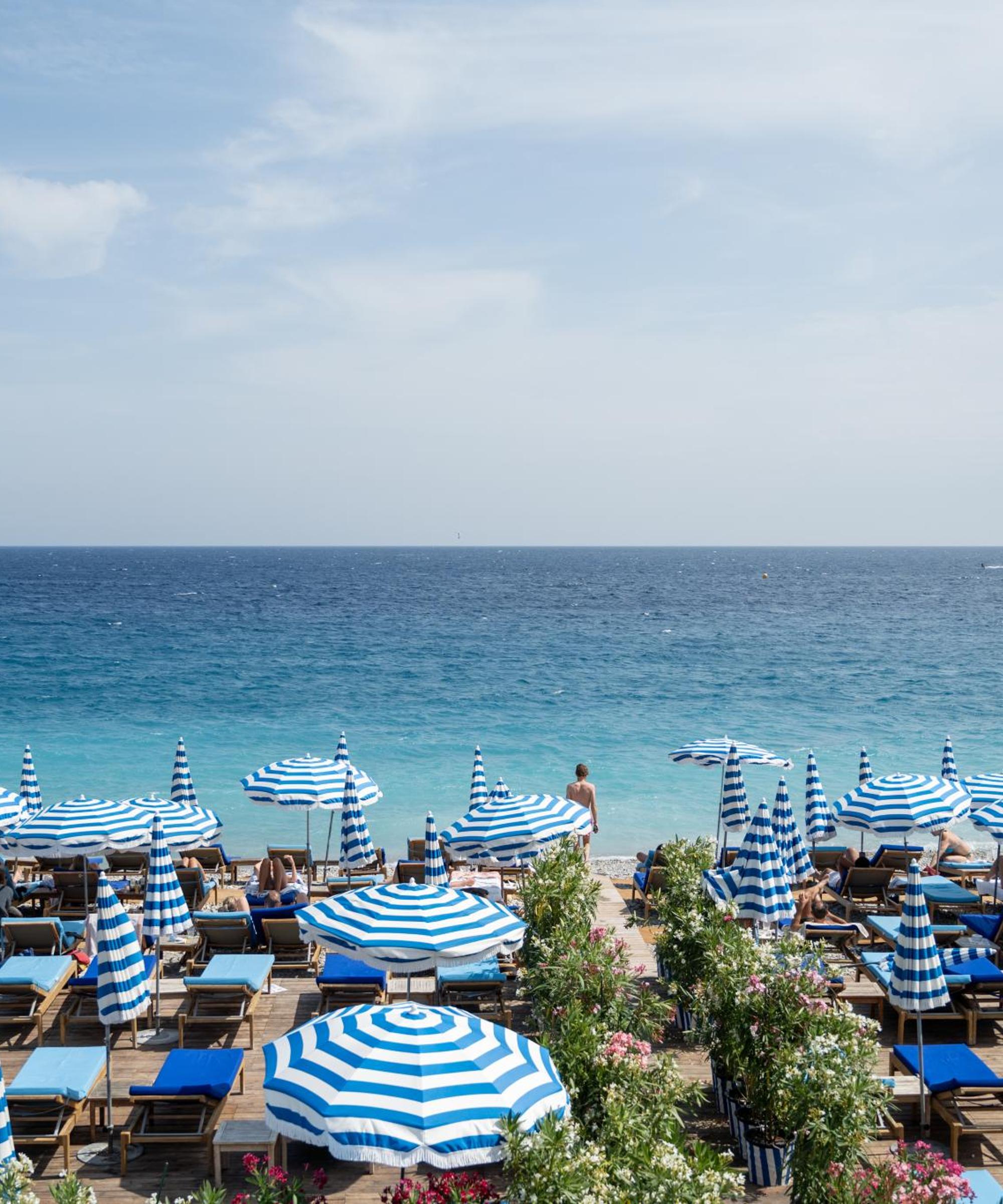 Cheap car rental in France: Find and compare deals | Booking.com