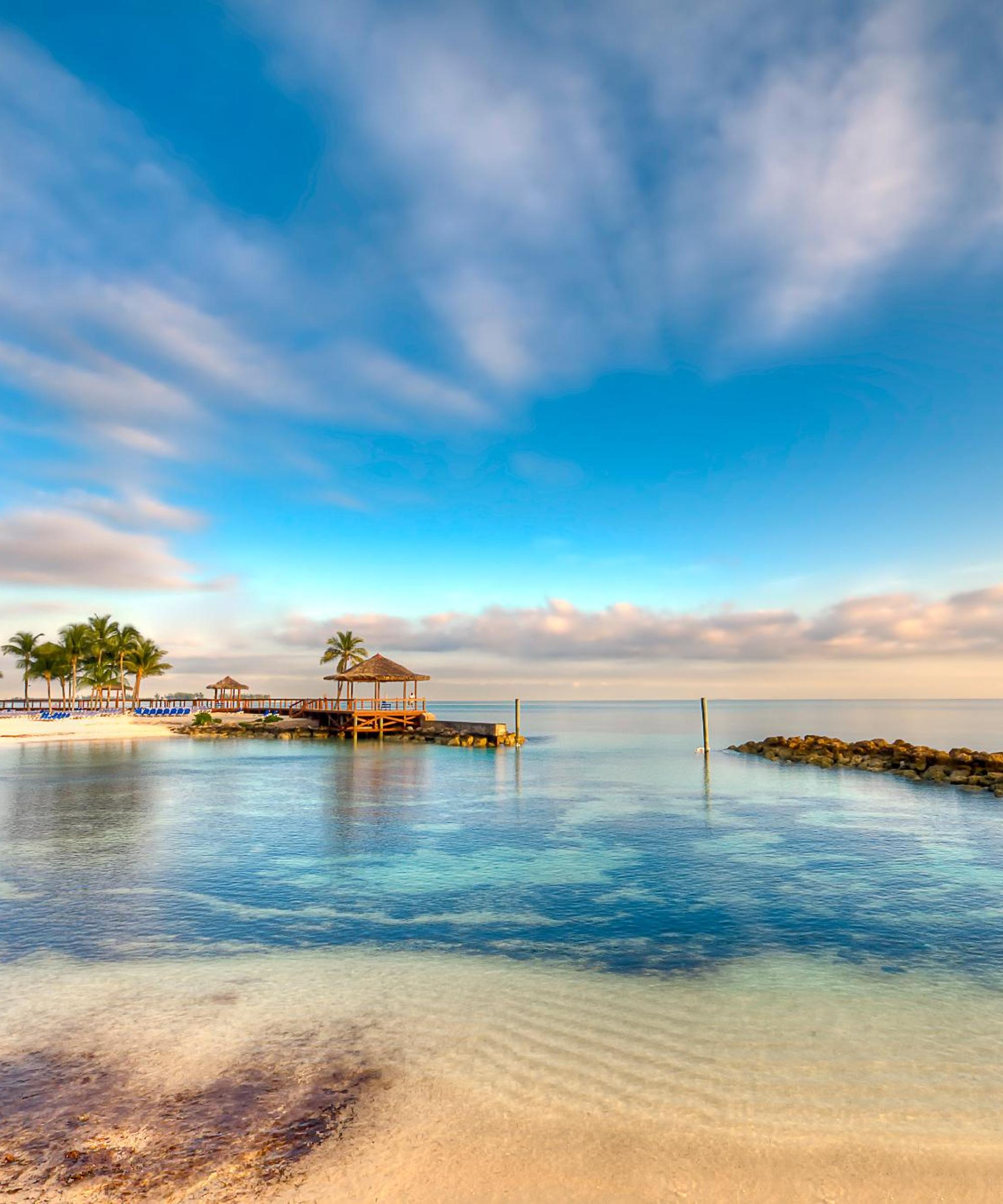 Book cheap flights from Naples to the Bahamas