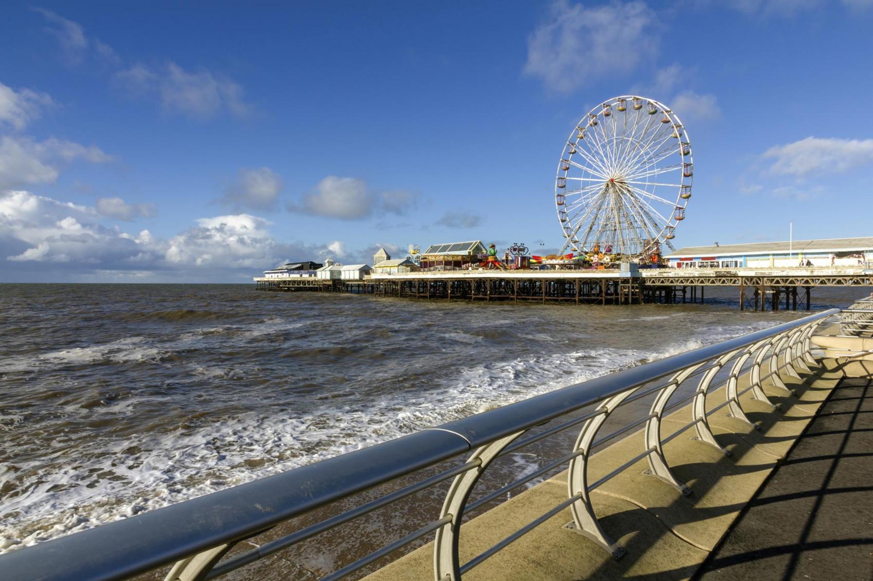 Blackpool holidays - Get great offers for cheap holidays