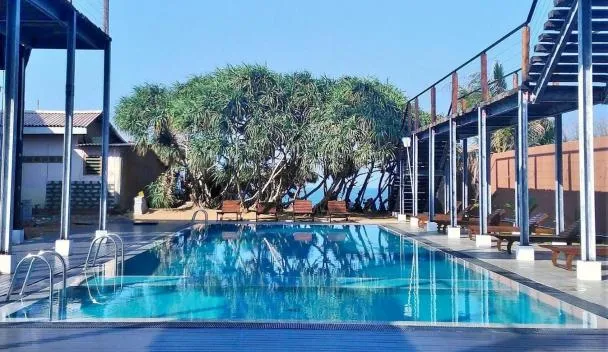 Saprin Beach Resort, Uswetakeiyawa (updated prices 2026)