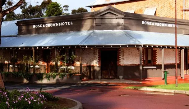 Rose & Crown Hotel, Perth (updated prices 2026)