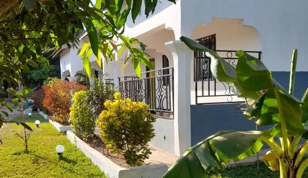 flowerhouse Sukuta Gambia, Sukuta (updated prices 2026)