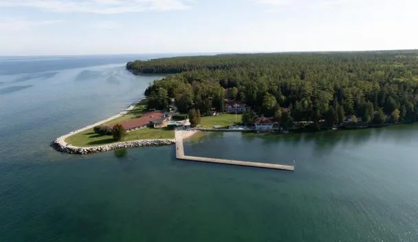 Gordon Lodge, Baileys Harbor (updated prices 2026)