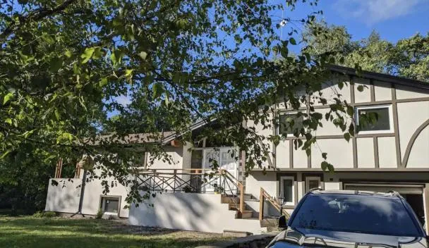 La Datcha 20 Acres Private Spa, with Pool, Jacuzzi & Wood Burning Sauna ...