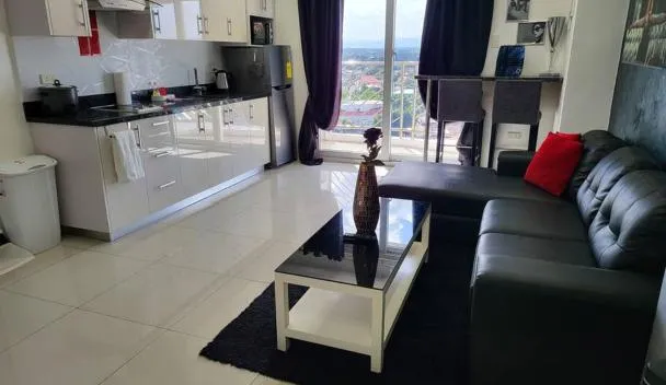 Sheryll Escapes - Kandi Tower 3 premium loft 1BR on 8th floor with 2CR ...