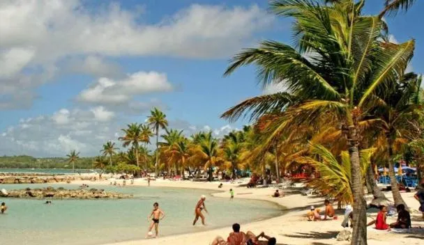 Vacances à la plage, Sainte-Anne (tarifs actualisés pour 2026)