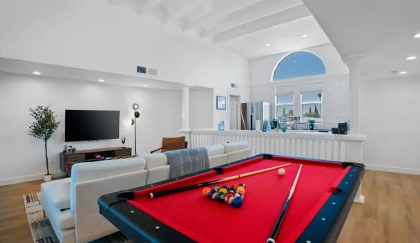 Chic Uptown Home with Pool Table and Perfect Location, Phoenix (updated ...