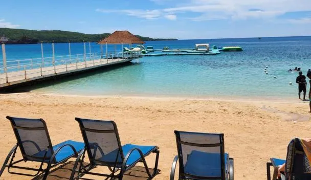 Free Beach&Pool Access -Vaes Luxury Escape, Discovery Bay (updated ...