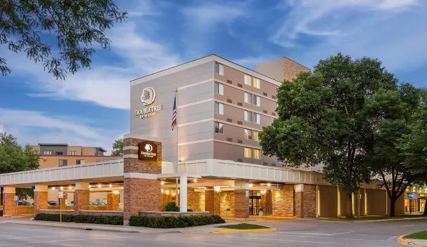 DoubleTree by Hilton Madison Downtown, Madison (updated prices 2026)