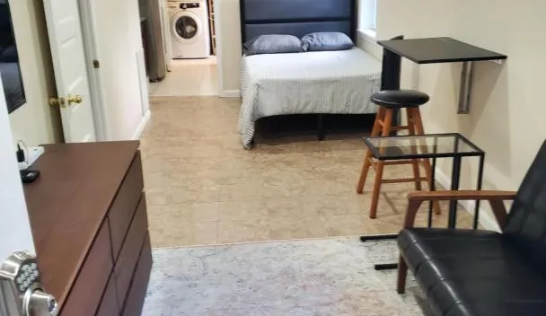 STS - Single Traveler Studio -Black Door, Washington, D.C. (updated ...