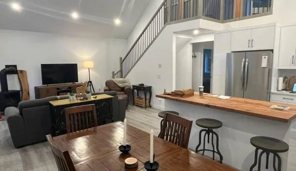 Stunning 5-bed Retreat in Sunshine Valley, Sunshine Valley (updated ...