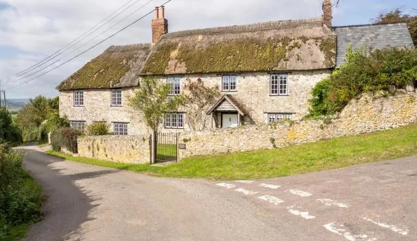 Charming Family Farmhouse near Lyme Regis, Axminster (updated prices 2026)