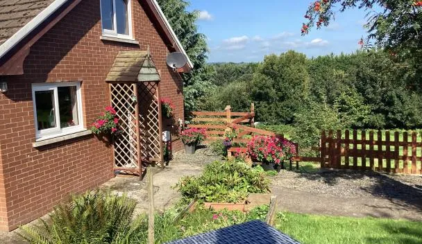 Cartref Bach, Llanybydder (updated prices 2026)