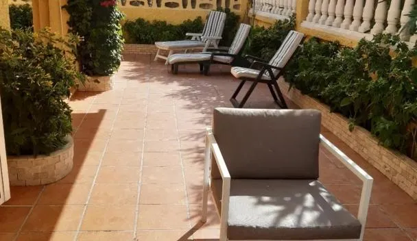 Adosado/casa con terraza y buhardilla. Playa El Perelló, El Perelló ...