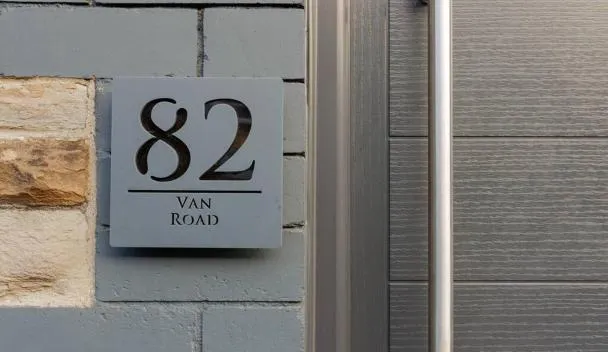 82 Van Road, Caerphilly (updated prices 2026)