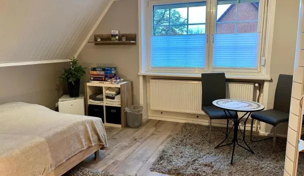Zimmer m. Doppelbett, Zustellbett f. 3. Pers. mgl., Reppenstedt ...