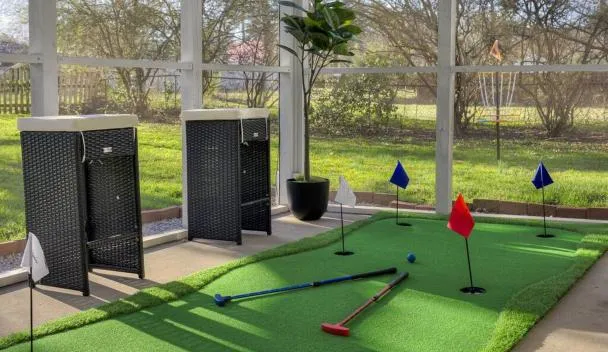5min drive to AN Golf Club l Pet-Friendly l Big Backyard, BBQ & Fun ...