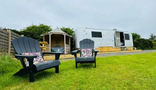 WildView Cosy Glamping with Outdoor Bath and stunning scenery, Helston ...