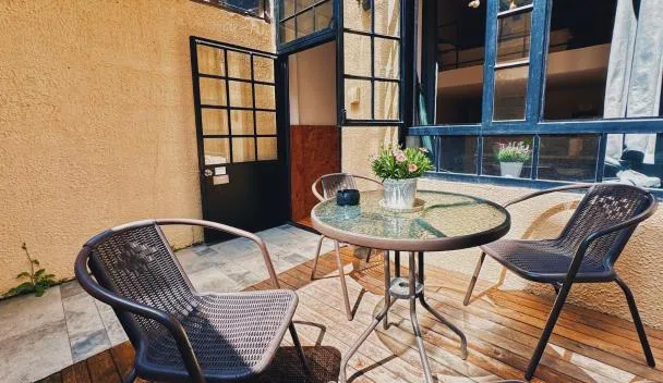 CityWalk Cottage With Two Beds and Courtyard, Shanghai (updated prices ...
