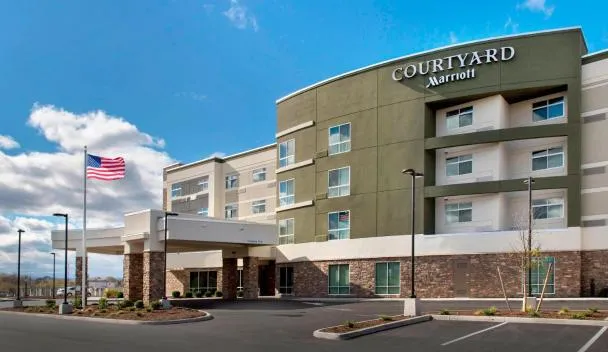 Courtyard by Marriott Schenectady at Mohawk Harbor, Schenectady ...