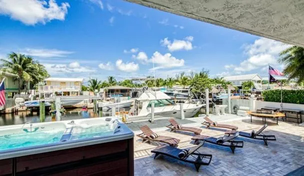 Waterfront Oasis with hot tub, Key Largo (updated prices 2026)