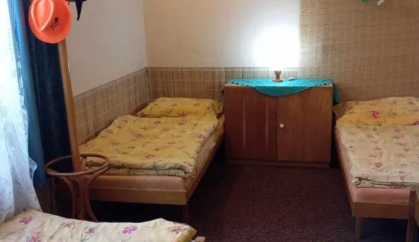 Stará škola - třílůžkový pokoj v pohodlí a klidu, Čaková (precios ...