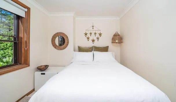 Point Clare - Relax and unwind - Greenery & Birdsongs, Point Clare ...