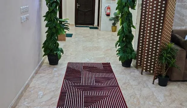 جناح مميز بغرفة نوم ماستر وصالة تلفزيون, Rayyis (aktualisierte Preise ...