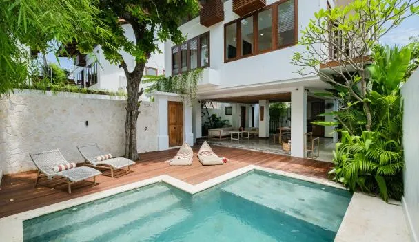 Treetop 2 - Scenic Bingin villa w master loft & sunrise views, Uluwatu ...