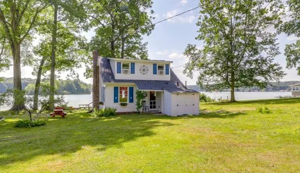 Lakefront Cottage with Covered Porch and Dock!, Coventry (updated ...