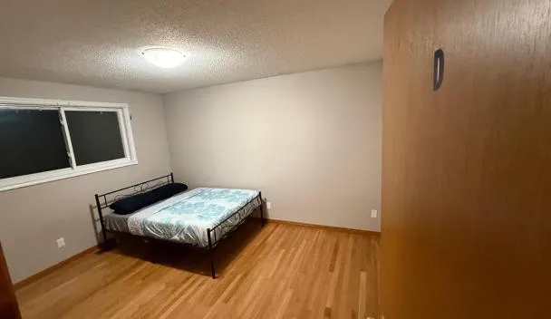 Smart Budget Friendly Room-Near Airport, Groceries,College, Kitchener ...