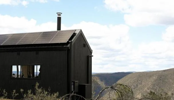 Pet Friendly Off-Grid Cabin Secluded in Nature -Zaid, Windellama ...