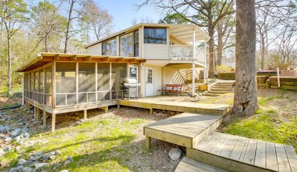 Lake Hamilton Family Gem: Hot Tub & Boat Slip!, Hot Springs (updated ...