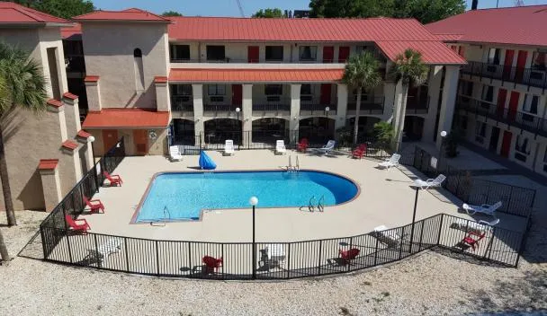 Tricove Inn & Suites, Jacksonville (updated prices 2026)
