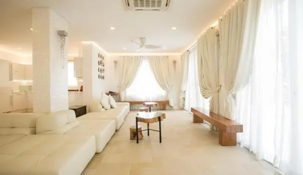 House Of Waxxzz, Sampong (updated prices 2026)