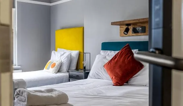 Bob W London Earl's Court - Warwick Road, London (updated prices 2026)