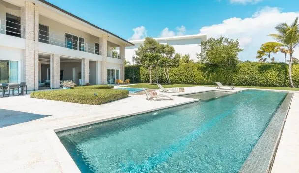 Retreat villa with lake view, maid,bbq in Punta Cana, Punta Cana ...