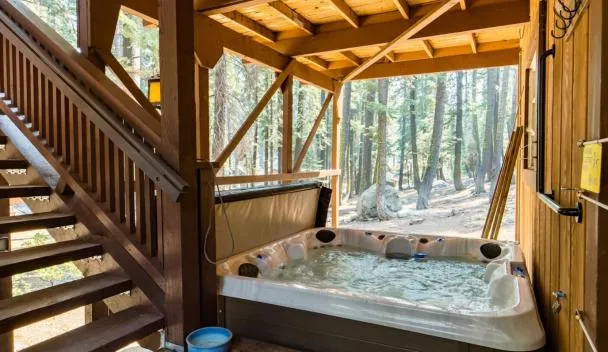 Walk to Lake West Shore Cabin Hot Tub DogOK EVplug, Homewood (updated ...