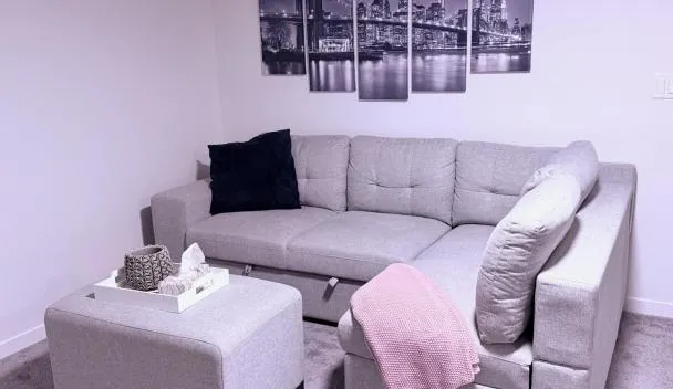 Modern BRAND NEW Guest Suite in Wolf Willow, Calgary (aktualisierte ...