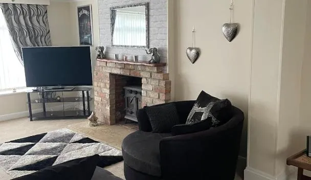 Large 4 bedroom house, Heckington (updated prices 2026)