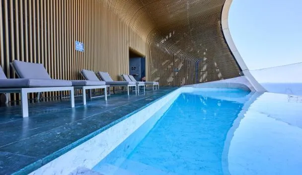 Contemporary City Staycation - 16th Floor Apartment, St. Julianʼs ...