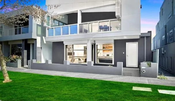 Lakeview Luxury, Caroline Springs (updated prices 2026)
