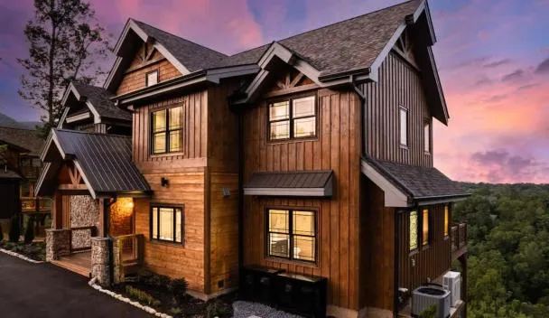 Laughing Pines - Luxury Mountain Escape with Pool, Sevierville (precios ...