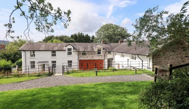 Abbots Reading Cottage, Lake Side (updated prices 2026)