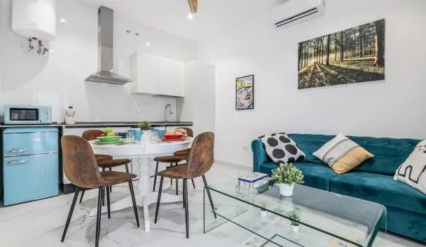 Nice newly renovated apartment in Seville Collantes A2, Seville ...