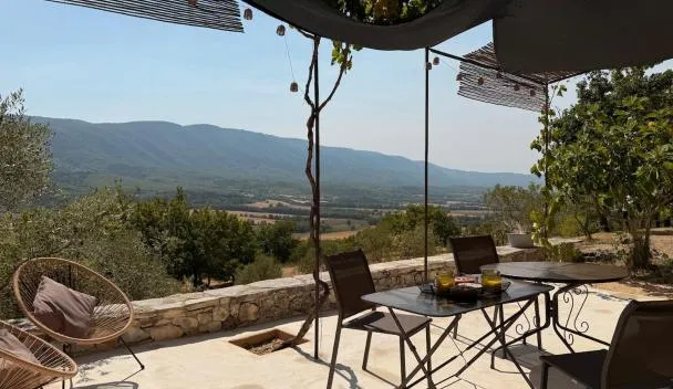 Bastidon avec vue et piscine au coeur du Luberon, Céreste (opdaterede ...