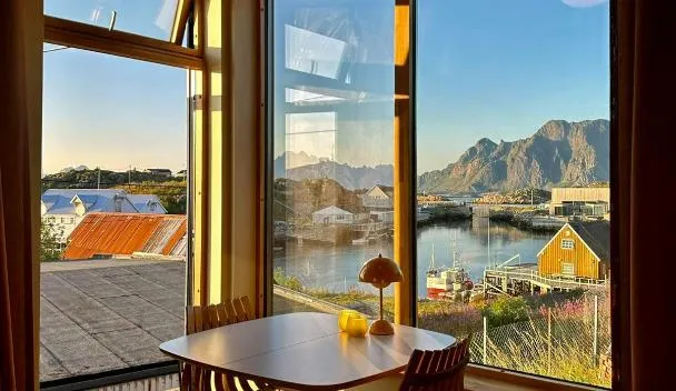 Modern Tinyhouse With Views Over Skrova Harbour, Skrova (precios ...