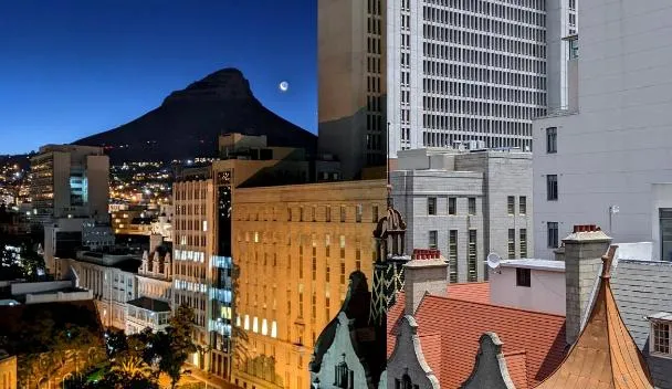 Taj Hotel Cape Town - luxury 5 star suites - very spacious with ...